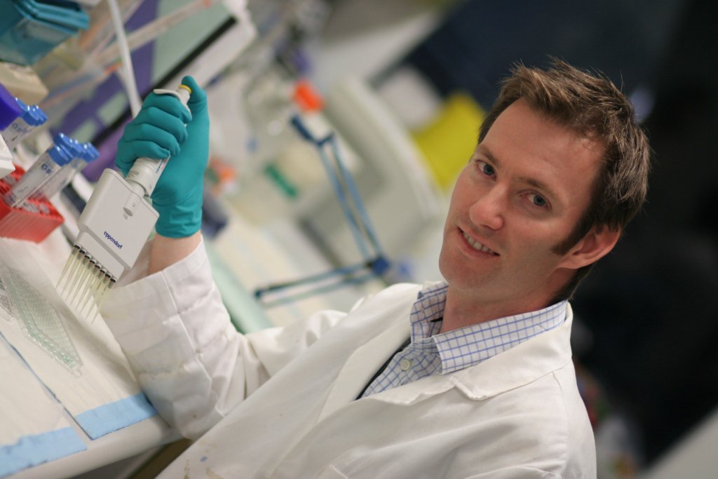Dr Tim Dargaville | Queensland Eye Institute