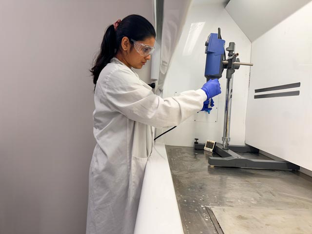 Student plays valuable role in QEI research | Queensland Eye Institute