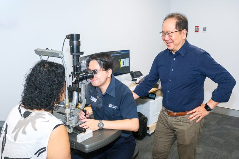 Optometrists learning at QEI | Queensland Eye Institute